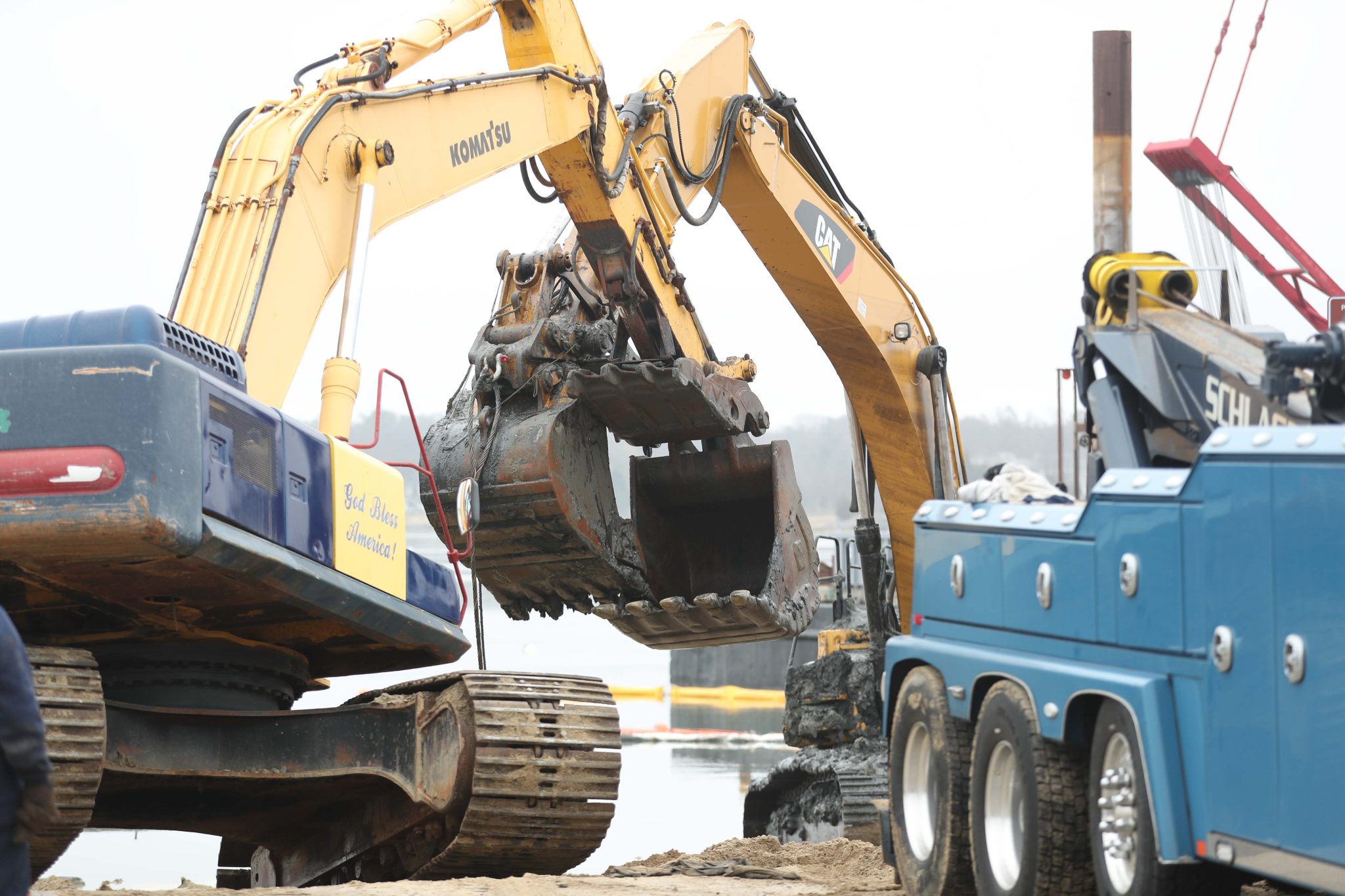 PHOTOS: Excavator Pulled from the Harbor - Hingham Anchor
