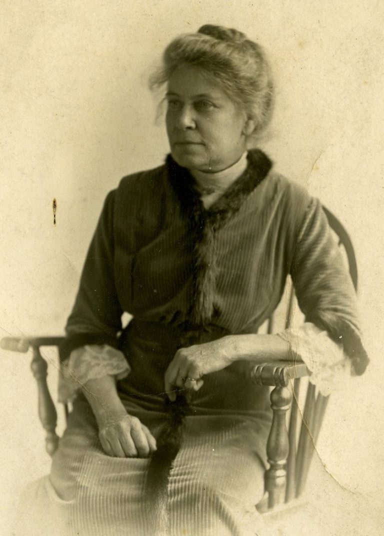 Hingham and Cohasset DAR chapter to dedicate markers at the graves of ...